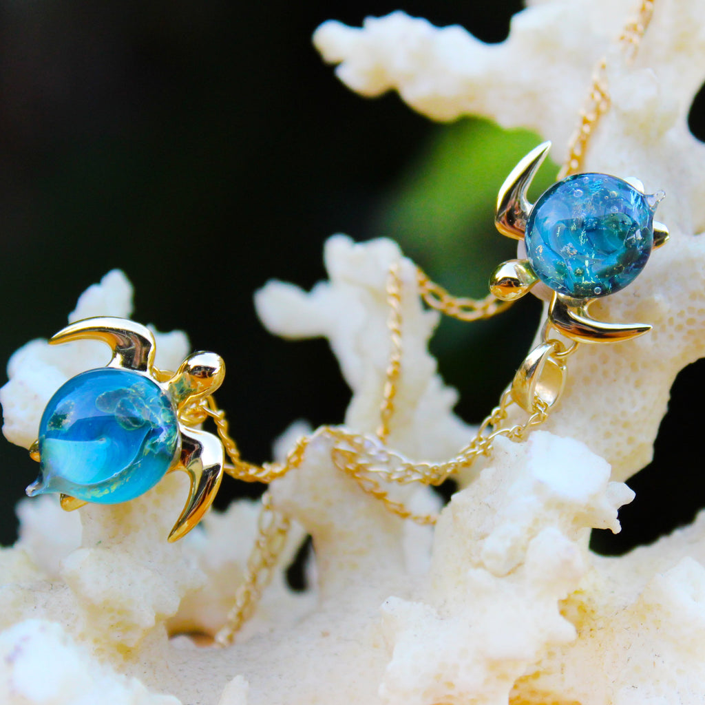 Akoni on 18" Chain – The Honu Collection